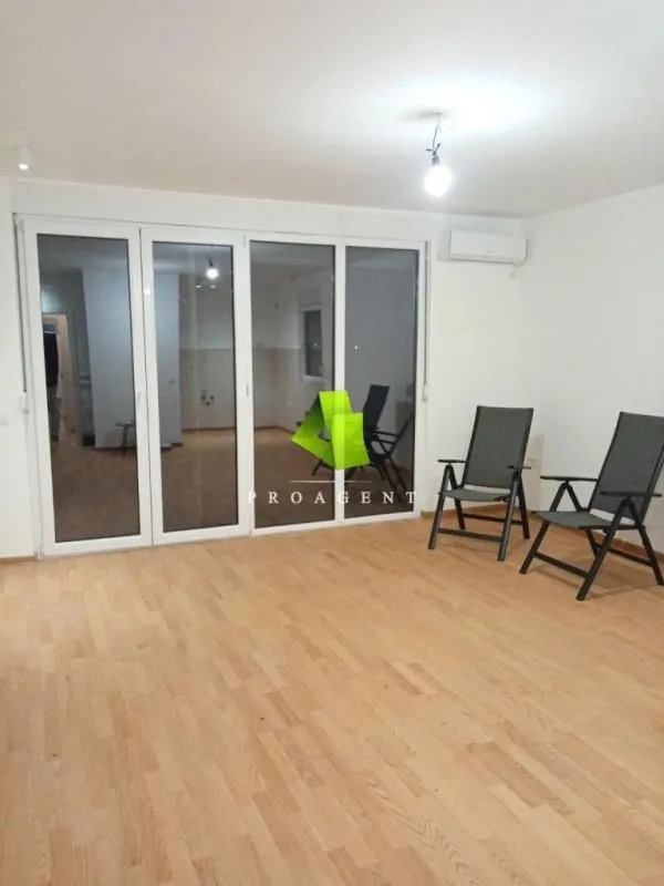 Prodaja, trosoban stan, 83m², Medijana, Niš