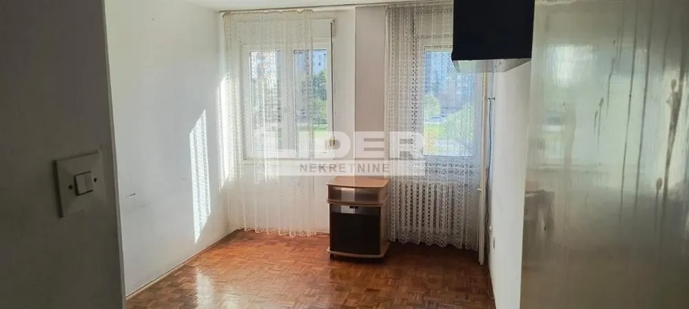 Prodaja, dvosoban stan, 72m², Novi Beograd Blok 72, Novi Beograd Sve Podlokacije