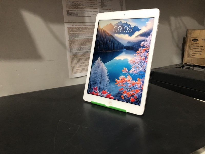 iPad Air 1st 16GB Silver Br.G27