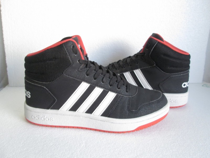 DUBOKE PATIKE "ADIDAS 39 KAO NOVE