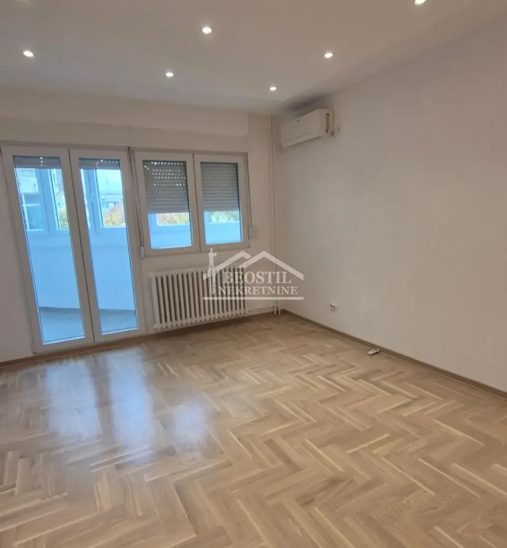 Prodaja, jednosoban stan, 37m², Zemun Centar, Zemun Sve Podlokacije