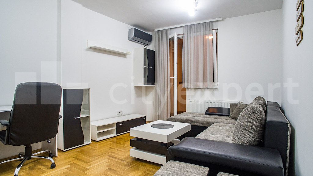 Stan Izdavanje Novi Sad Bez provizije - 50m², Bulevar patrijarha Pavla, Novi Sad - 450€