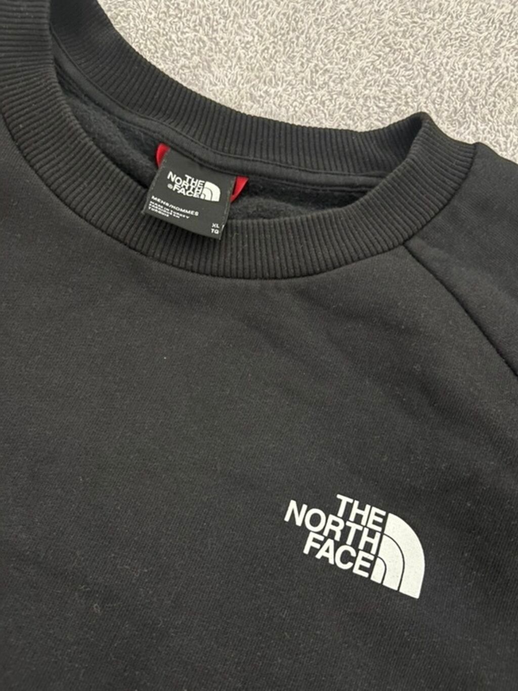The North Face muški duks (crewneck) – crni - Model: klasični pulover