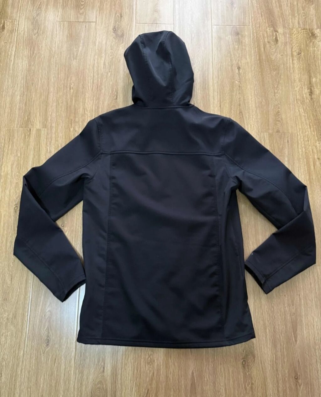 Under Armour muška softshell jakna sa kapuljačom – crna - Materijal