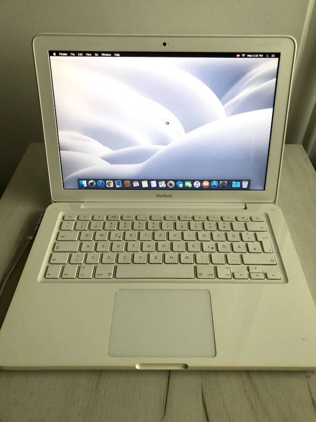 MacBook 2009 13" A1342 ⚙️ Info: - Sve funkcioniše normalno, bez