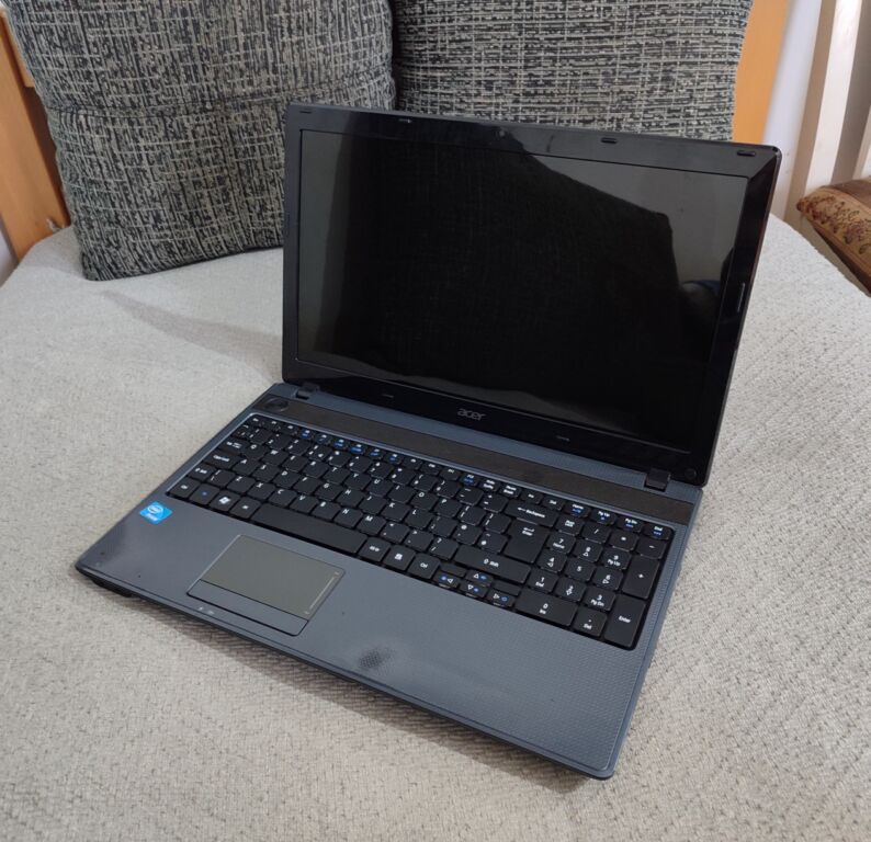 Intel Celeron, 4 GB OZU, 15.6 "