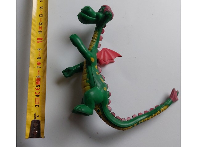 Elliott The Little Dragon Walt Disney gumena stara