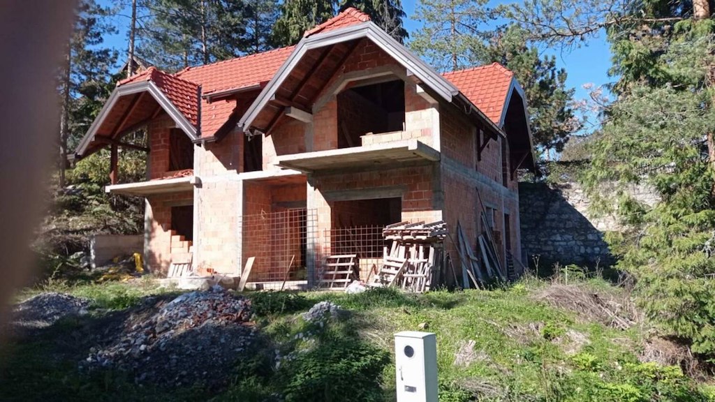 Tara - 4 apartamana u izgradnji