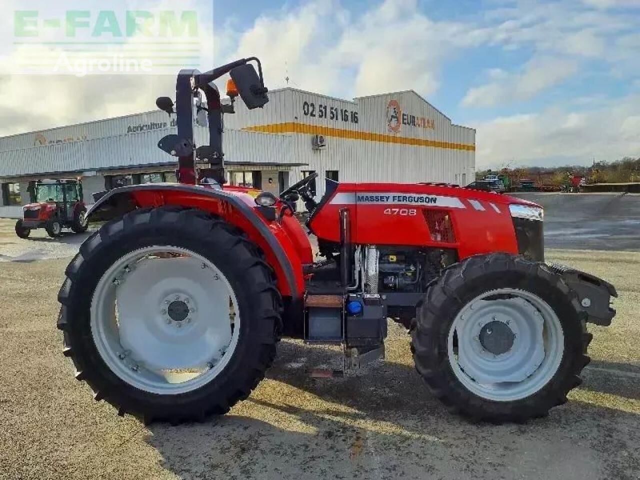Massey Ferguson 4708 traktor točkaš