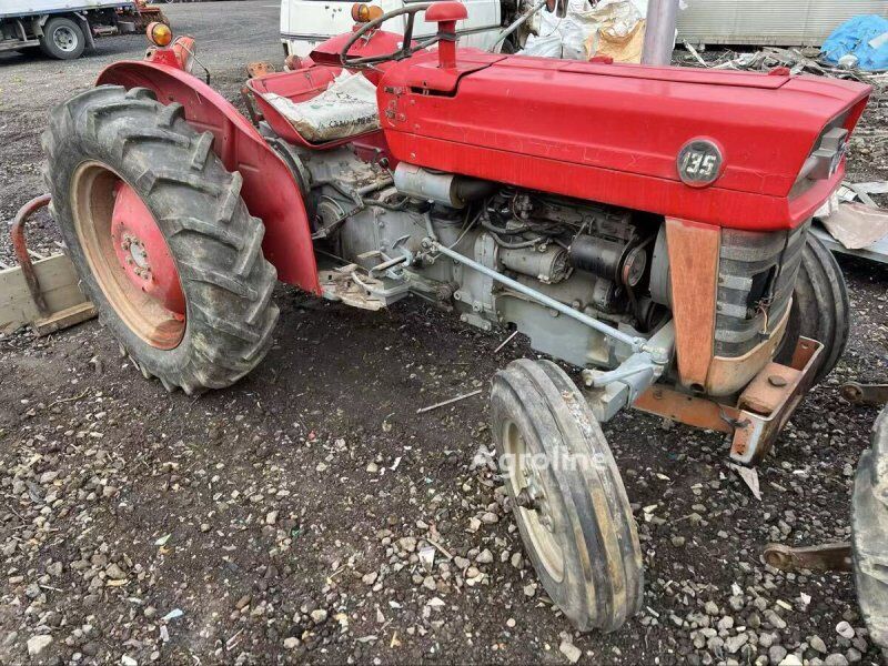 Massey Ferguson TRACTOR(Massey Ferguson) traktor točkaš