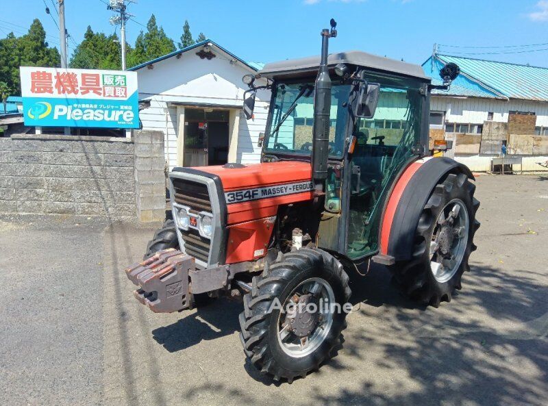Massey Ferguson TRACTOR(Massey Ferguson) traktor točkaš
