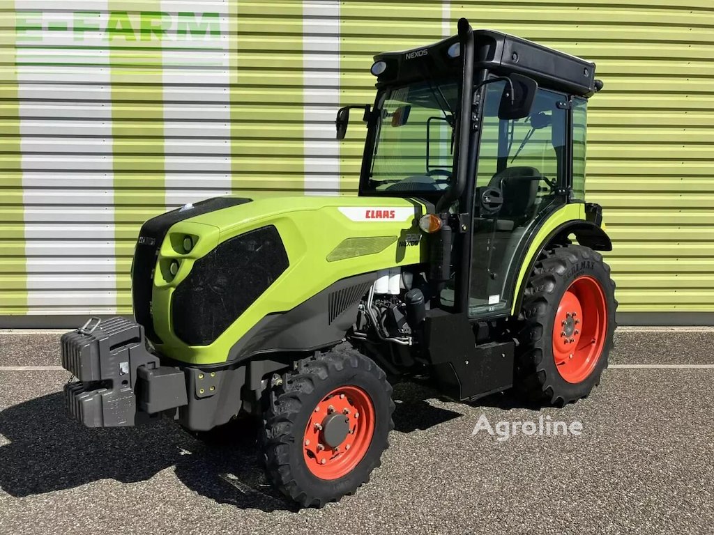 Claas nexos 220 s traktor točkaš
