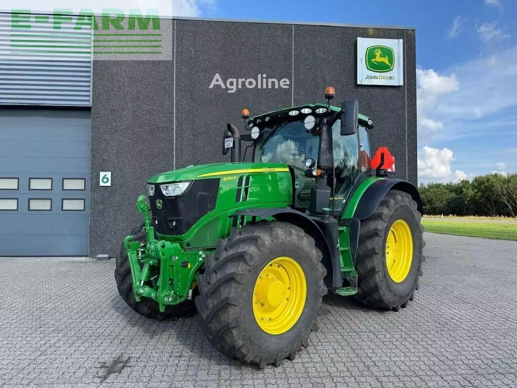 John Deere 6250r traktor točkaš