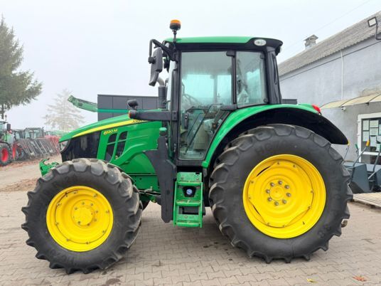 John Deere 6120M traktor točkaš