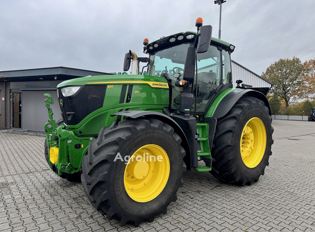 John Deere 6R250 traktor točkaš