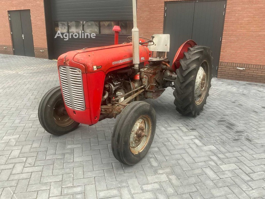 Prodaje se Massey Ferguson 35 X mini traktor na aukciji
