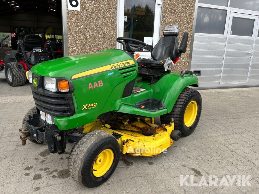 Prodaje se John Deere X740 Ultimate traktor kosilica na aukciji