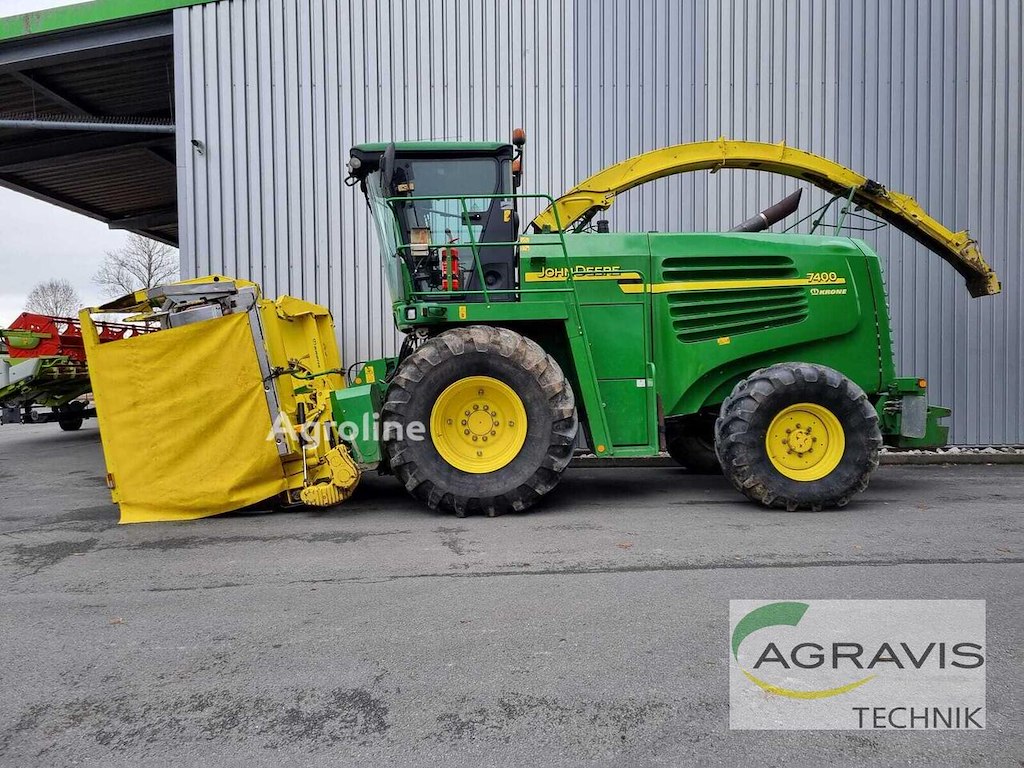 John Deere 7400 krmni kombajn