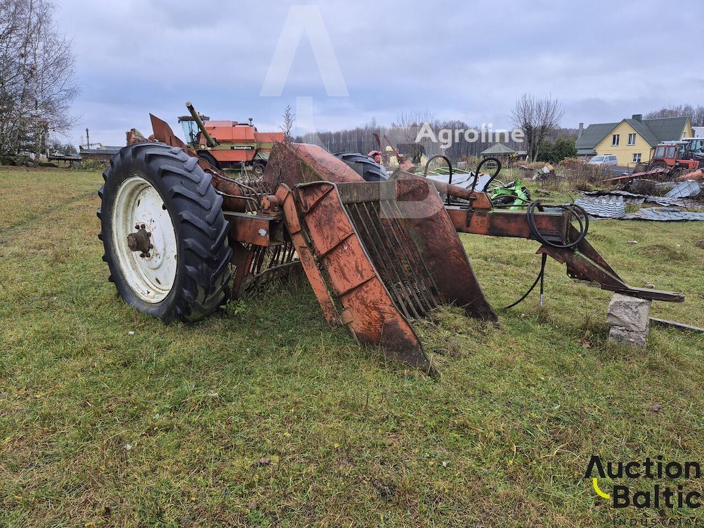 Prodaje se Rock picker mašinu za sakupljanje kamenja na aukciji