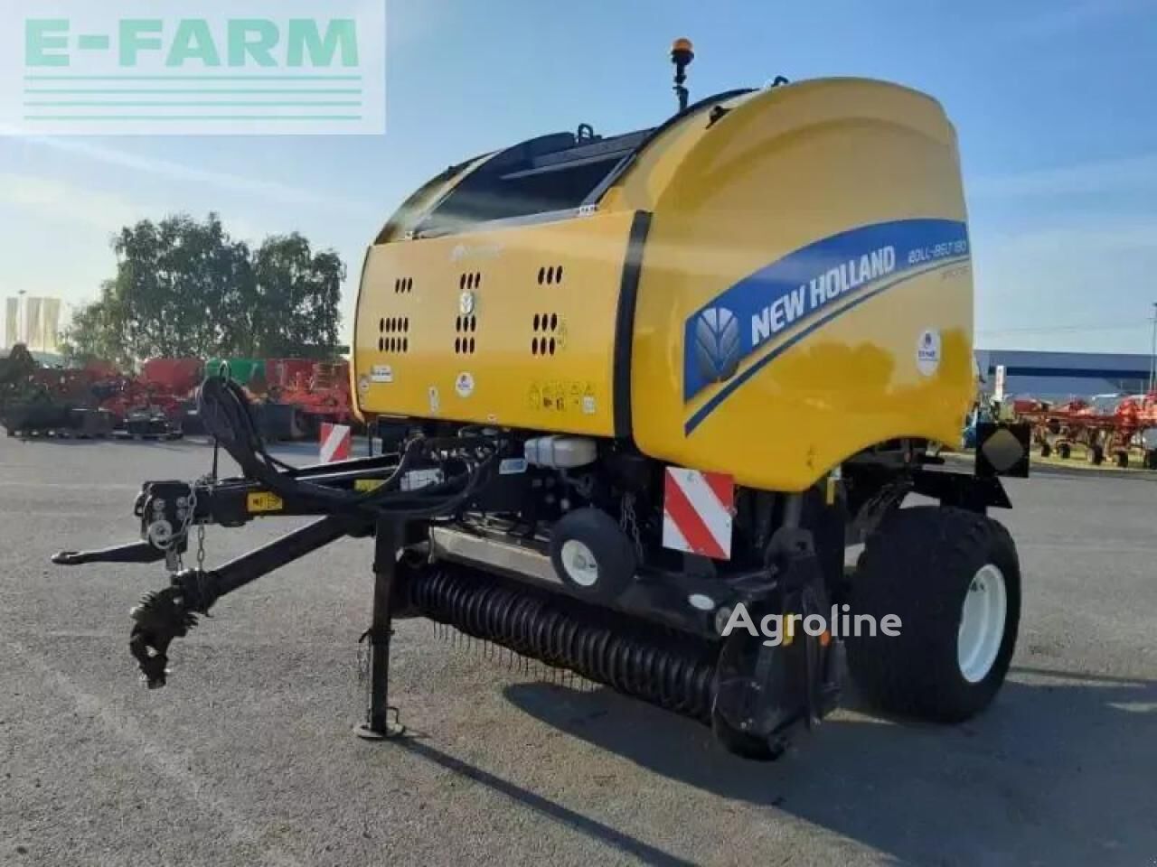 New Holland roll-belt180 balirka za četvrtaste bale