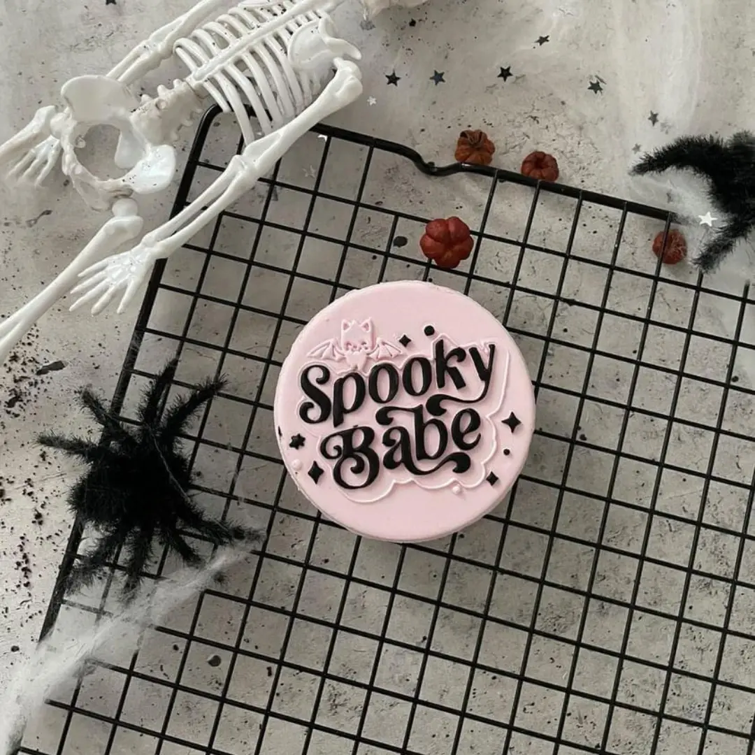KREATIVNI SLATKIŠI Modla za kolače i ukrase Spooky babe, 8 cm, Bela