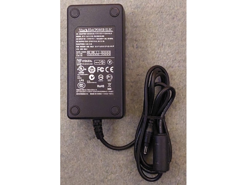 Edac Adapter Punjac 9V 5A (5.5x2.1)