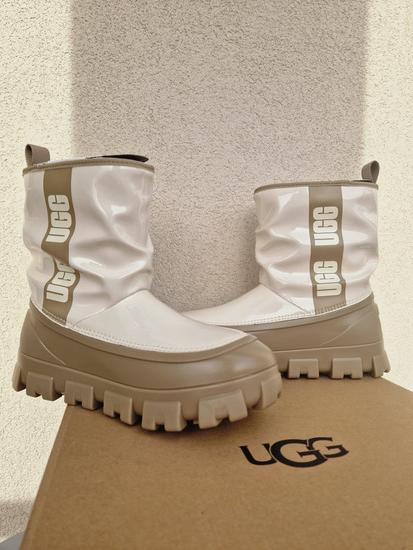 Nove original UGG vodootporne %