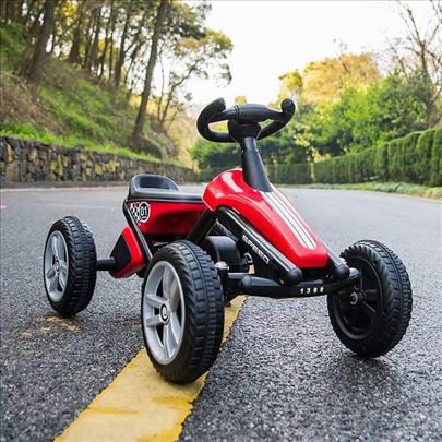 Crveni karting na pedale ts-306