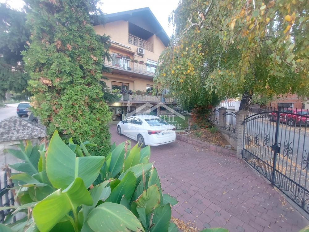 Smederevo - Senjak - 356m2 na 3ara ID#24648 149.000 €