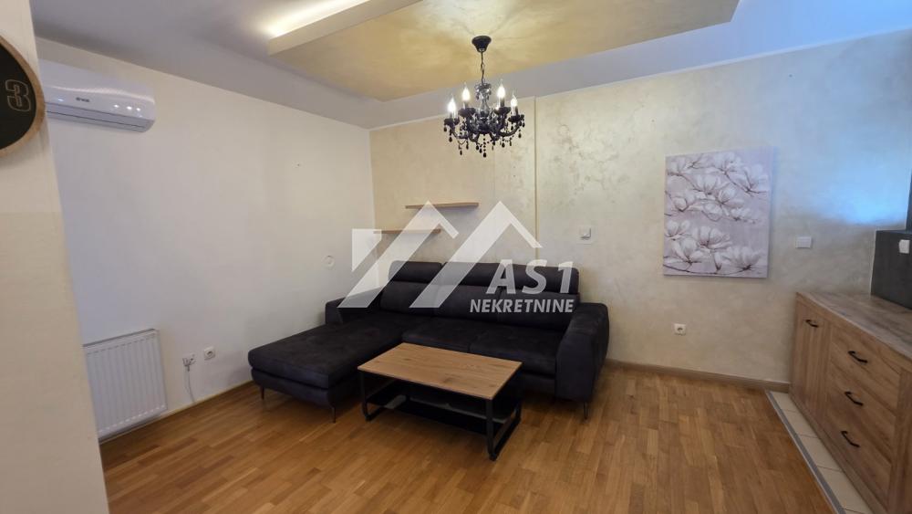 Izdajem Pet Friendly LUX Četvorosoban Duplex sa privatnim Parkingom !!! ID#4373 900 €