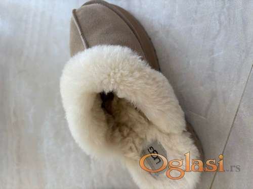 UGG Slippers kao nove