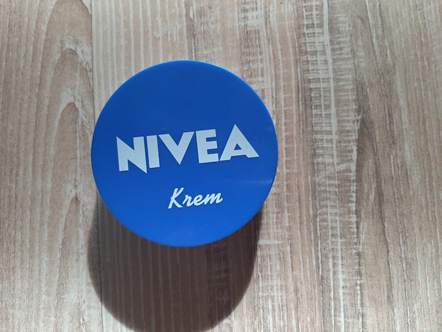 Nivea plastična kutija Poljska -Poznanj