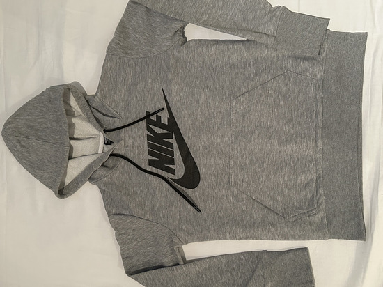 Siva nike dukserica