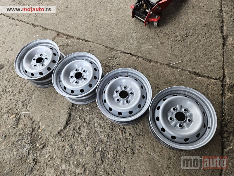 Celicne Felne 15Coli 5x120 Hyundai H1 kao nove
