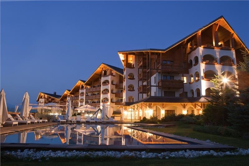 HOTEL KEMPINSKI GRAND ARENA 5* - Bansko / Bugarska
Hotel Kempinski Grand Arena 5* - Bansko, Bugarska