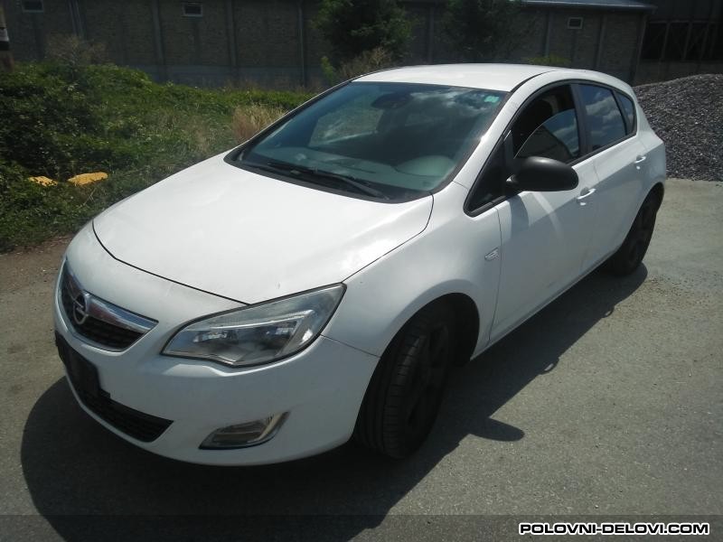 Opel Astra J 1.7 CDTI Kompletan Auto U Delovima