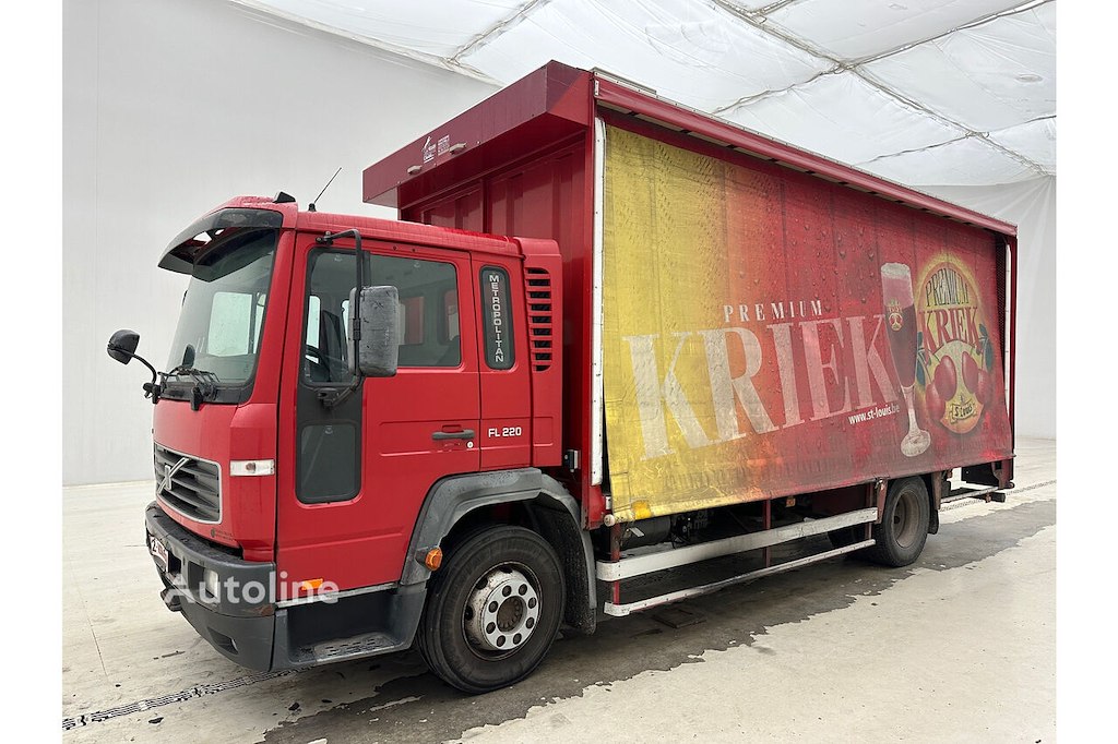 Volvo FL 220 kamion sa klizna zavesa cerada