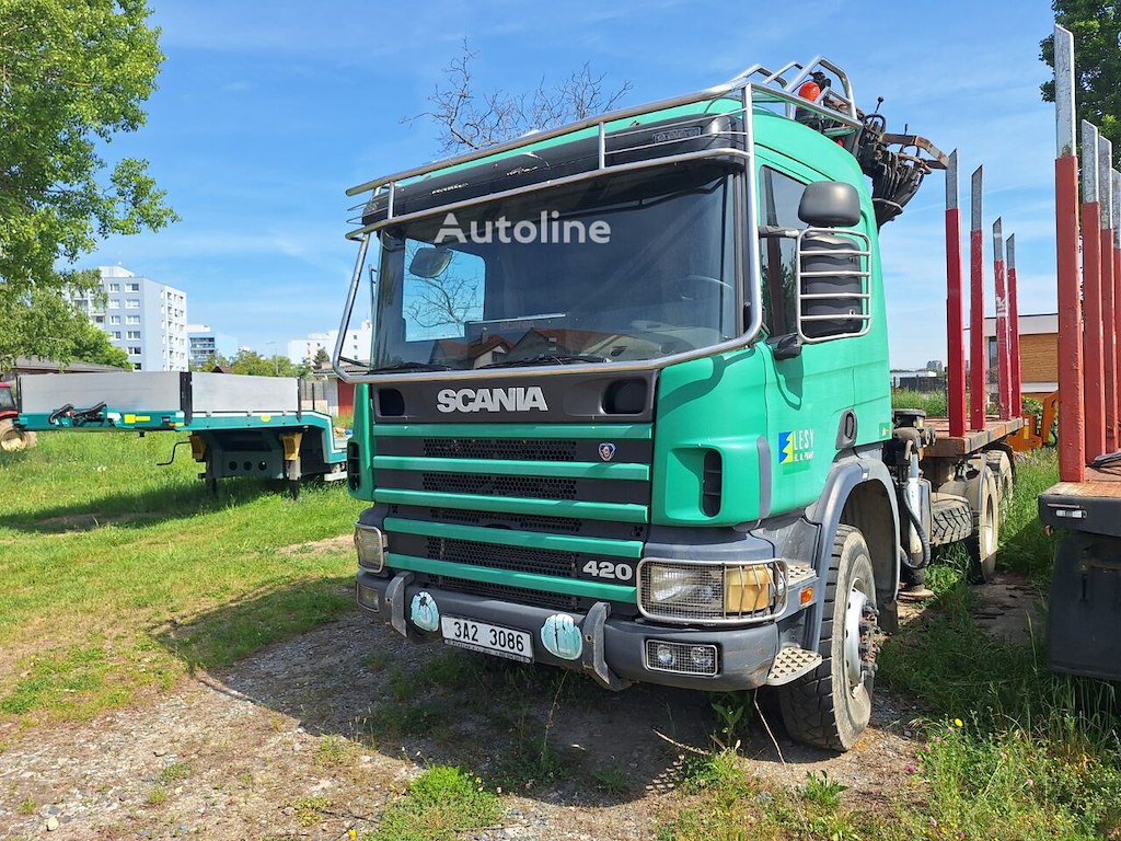 Prodaje se Scania SCANIA P124CB 6X6 + HR kamion za prevoz drva na aukciji