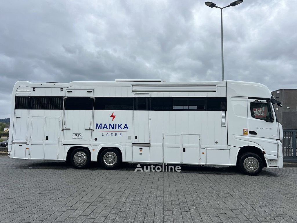 Mercedes-Benz actros kamion za prevoz konja