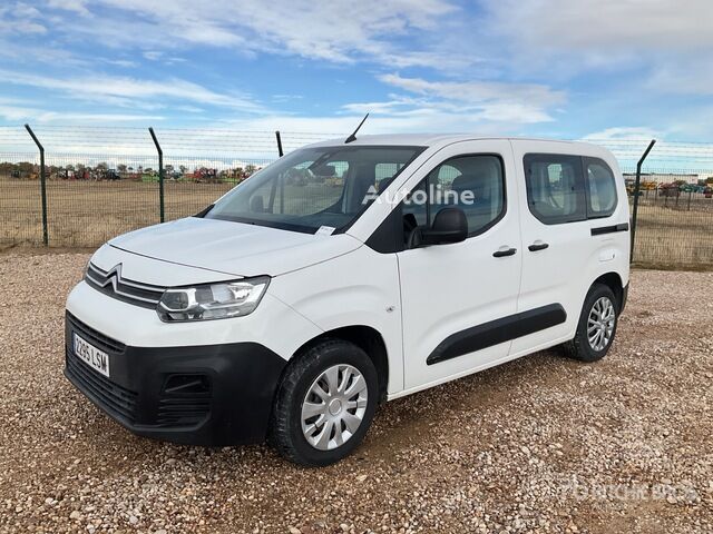 Prodaje se Citroen Berlingo laki furgon na aukciji