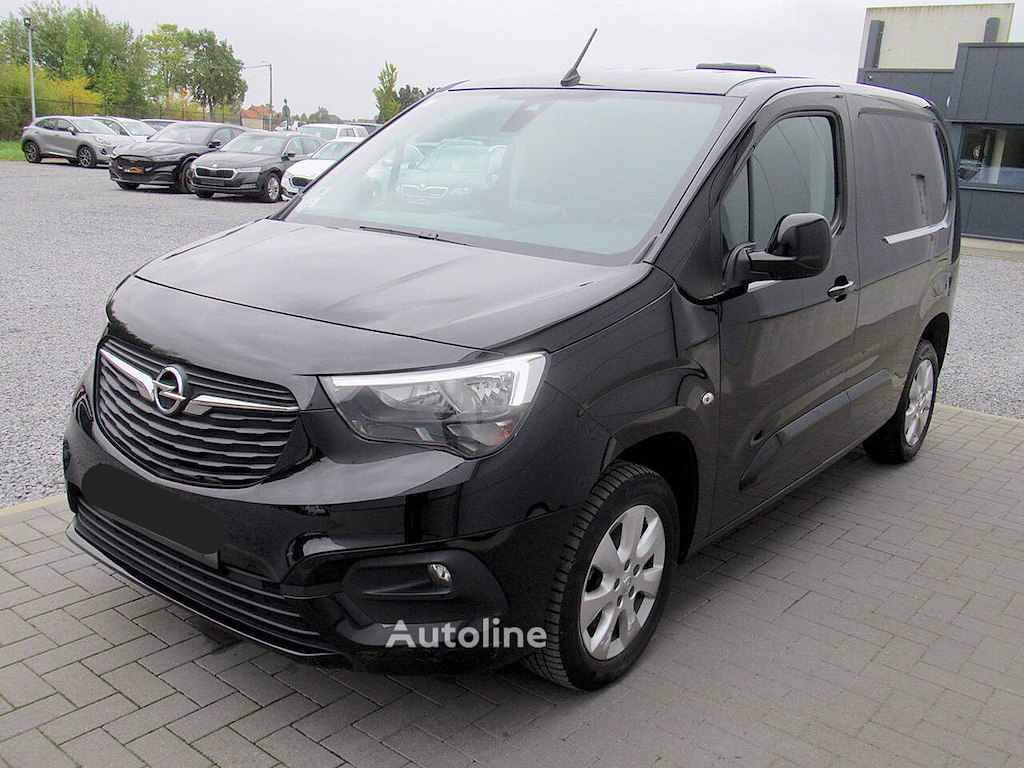 Prodaje se Opel Combo 1.5 D Automatic laki furgon na aukciji