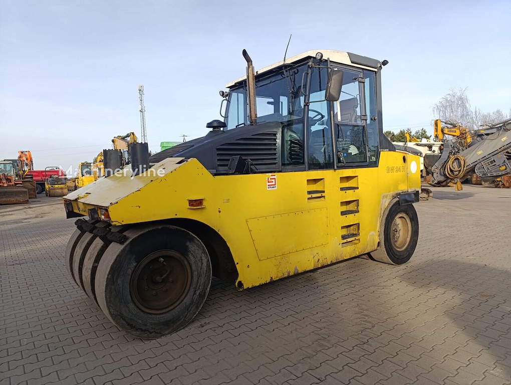 BOMAG BW 24 R pneumatski valjak
