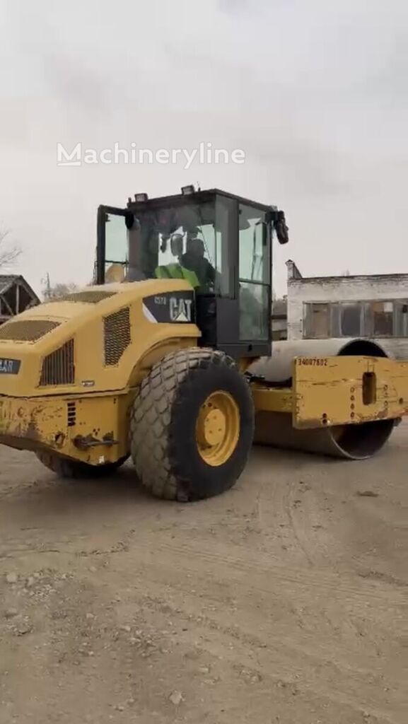 Caterpillar Cs76 kompaktor s jednim valjkom