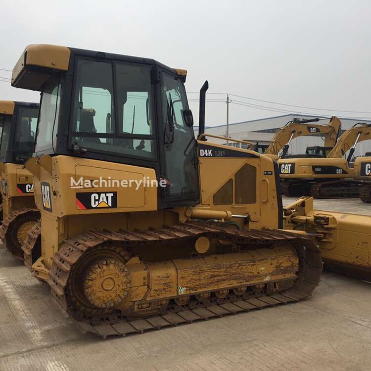 Caterpillar D4K buldožer