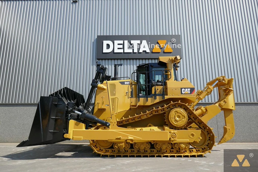 Caterpillar D9T buldožer