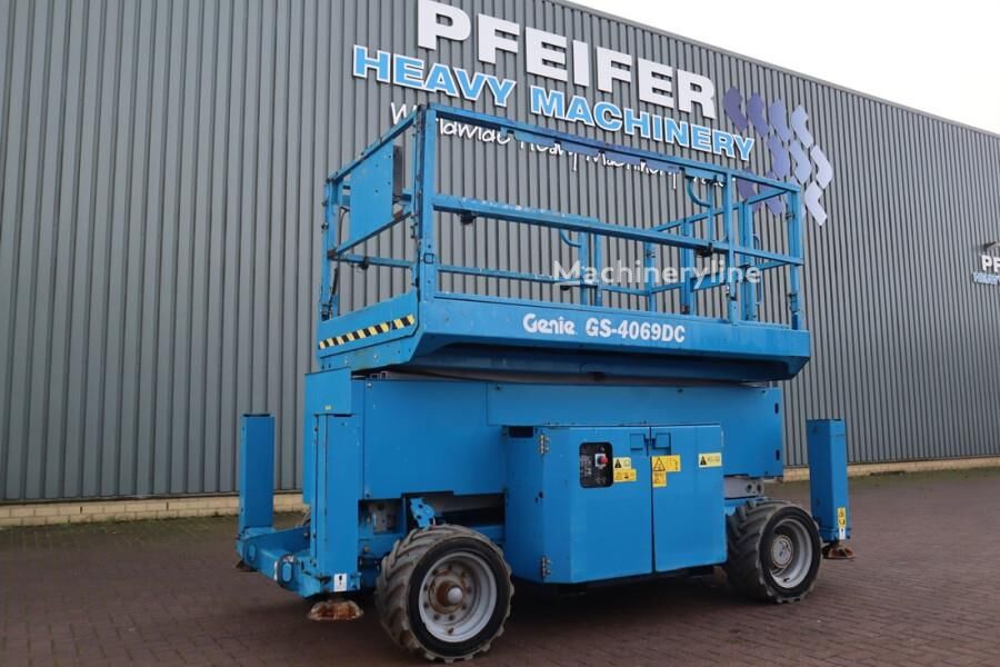 Genie GS4069DC Electric, 14m Working Height, 363kg Capac makazasta platforma