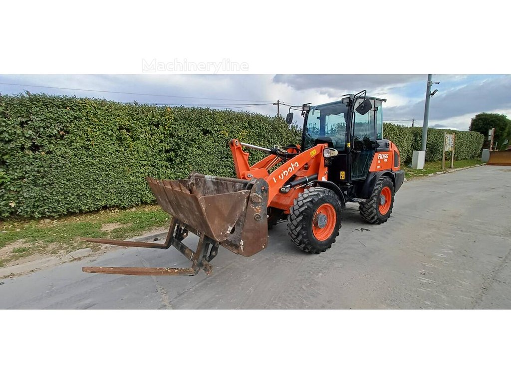 Kubota R065 prednji utovarivač