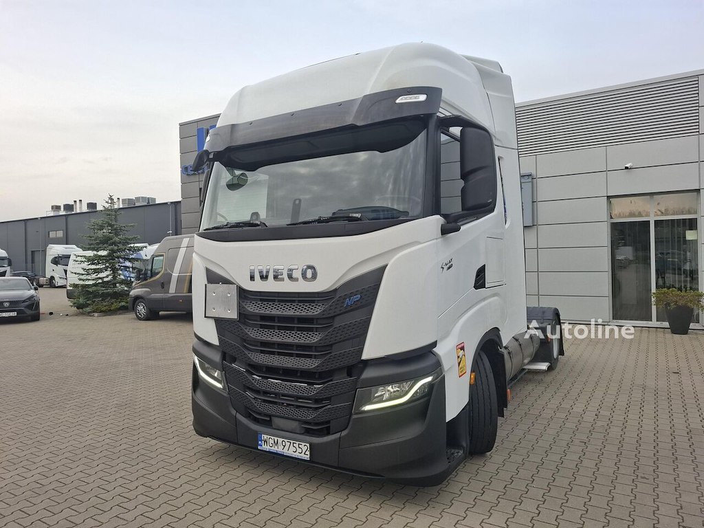 IVECO S-Way 460 tegljač