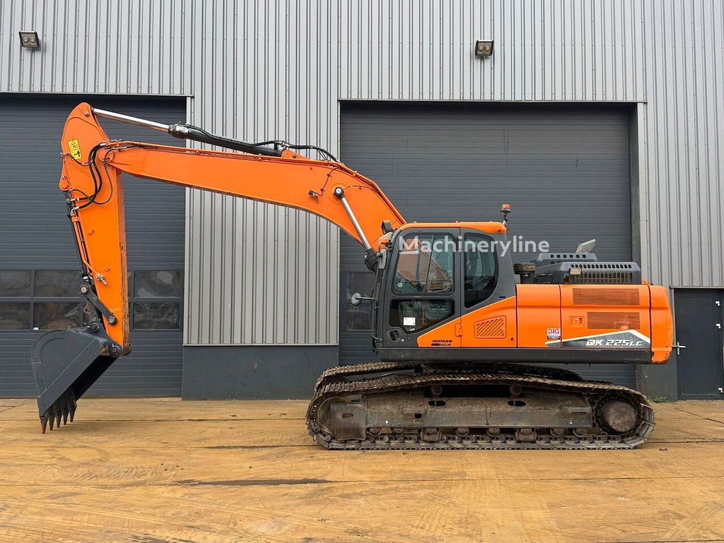 Doosan DX225LC-7 bager guseničar