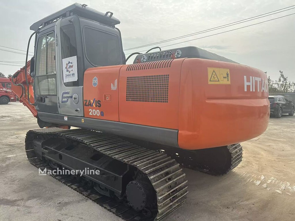 Hitachi ZX200-3G bager guseničar
